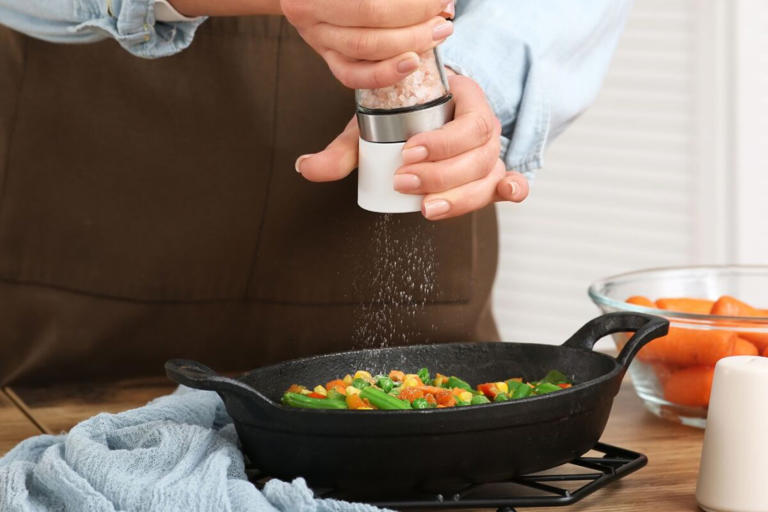 Most people add salt at the wrong time while cooking vegetables: Here's ...