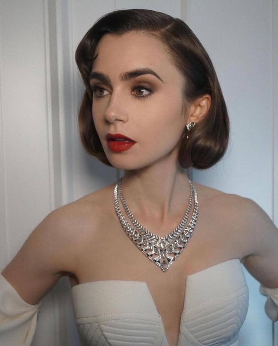 Dari subtle hingga statement, intip eye makeup Lily Collins yang memikat