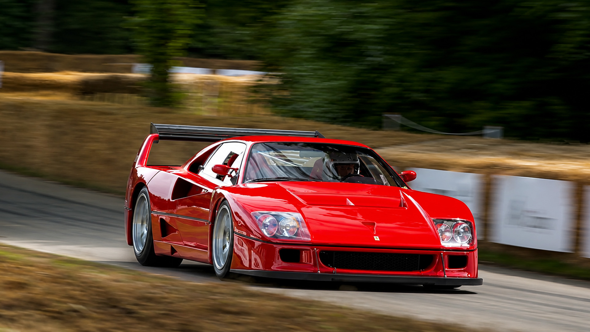 This rare Ferrari F40 comes alive on the race track