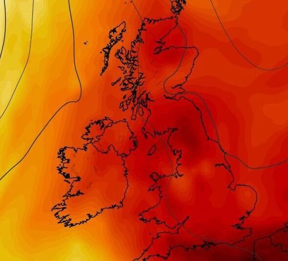 UK hot weather maps show when 30C heatwave returns - 5 regions over 27C