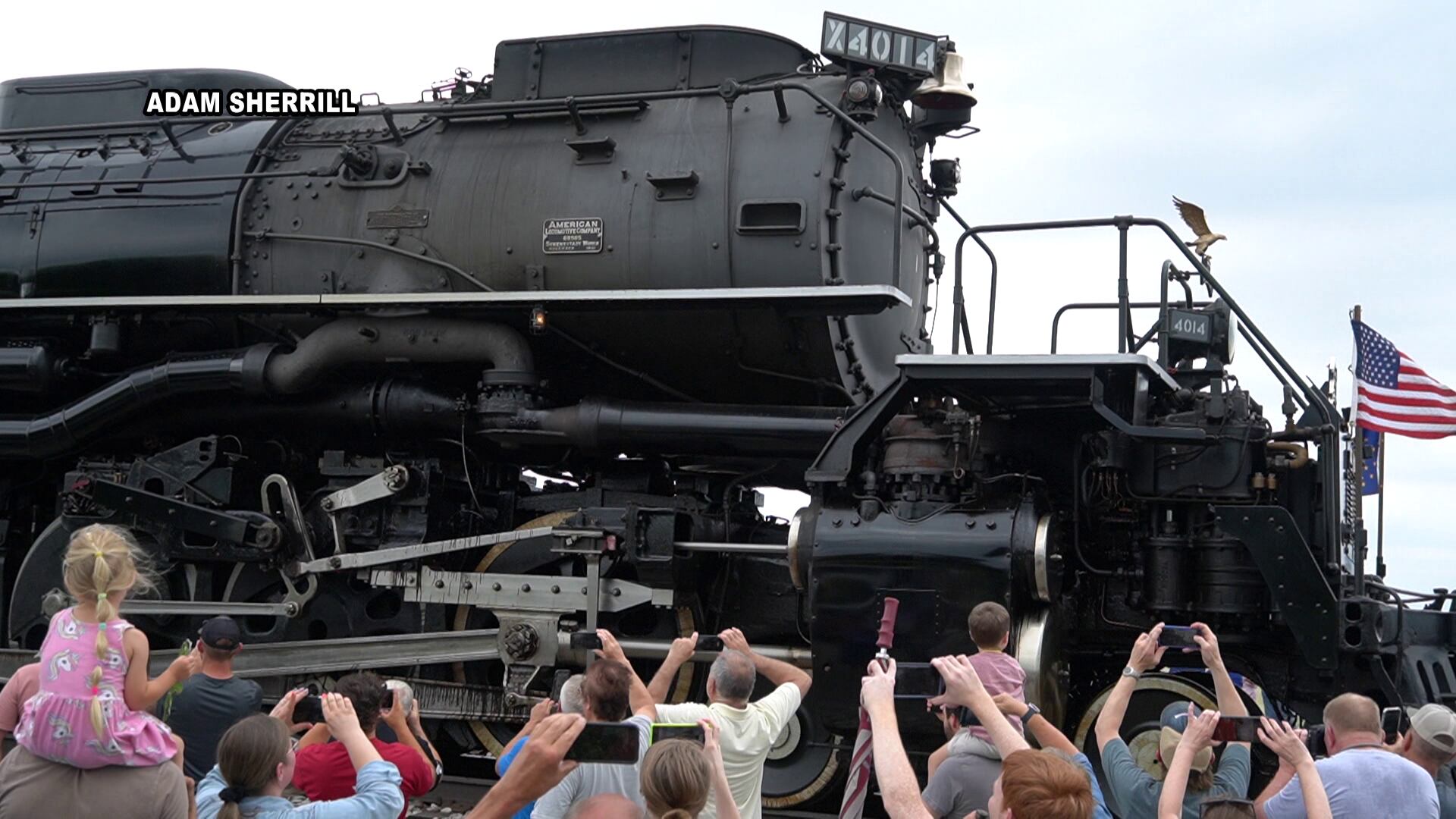 World’s largest steam locomotive draws thousands to Argos
