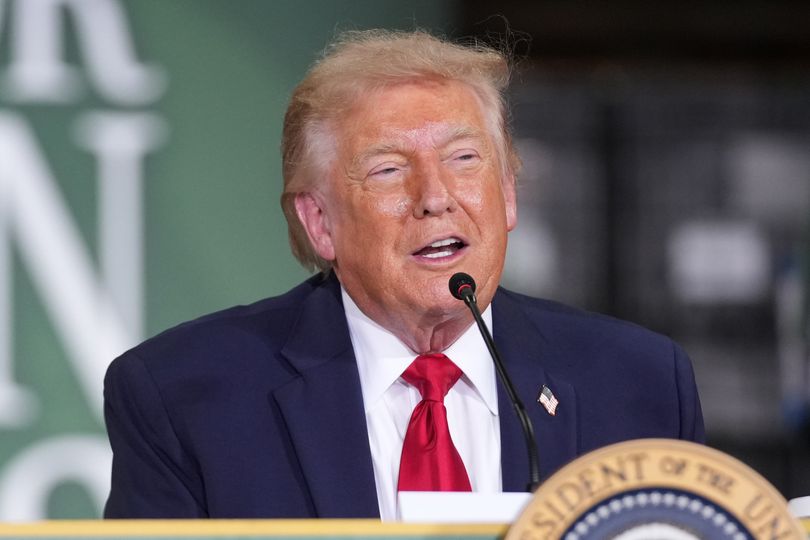 Trump makes 'creepy' comment about touching skater's 'leg' which is ...