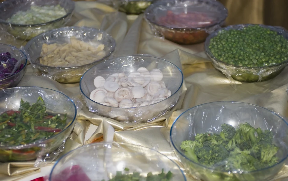 Bride refuses to change caterer despite cousin's mushroom dislike