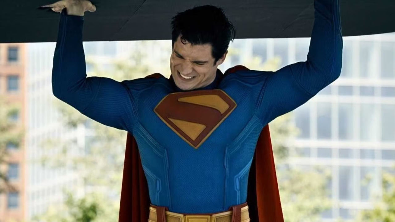 Superman’s new suit suggests that DCU is taking a different approach to ...