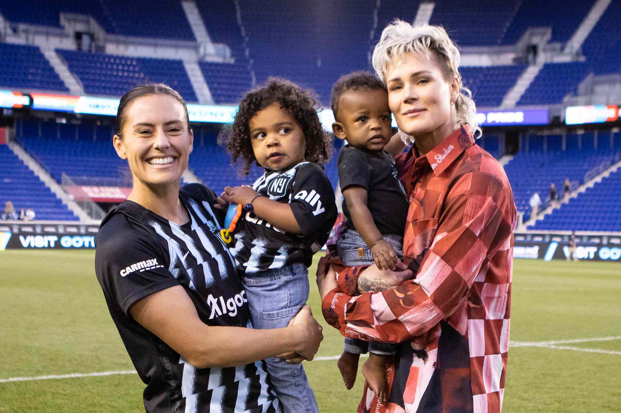 Soccer star Ashlyn Harris talks 'coparenting' with former teammate Ali ...