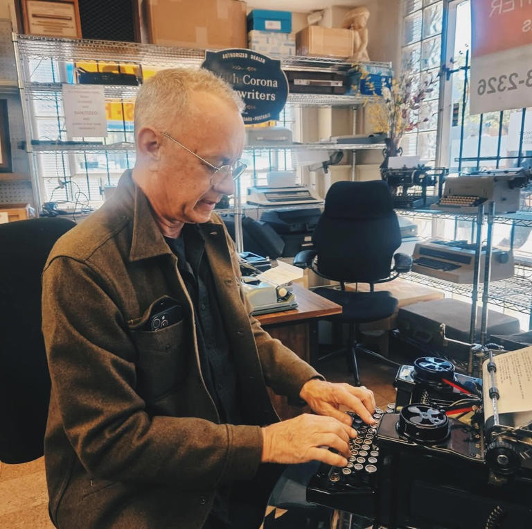 Tom Hanks visits Berkeley Typewriter store