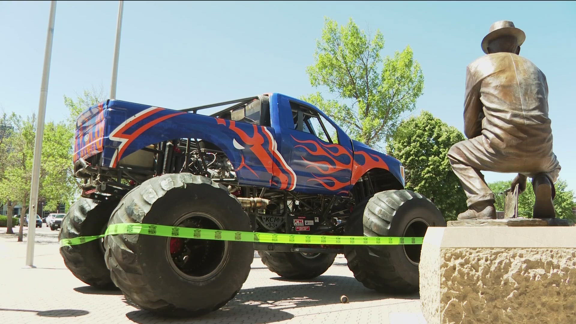 Ashton Jeanty makes monster truck debut on Boise State's blue turf Saturday