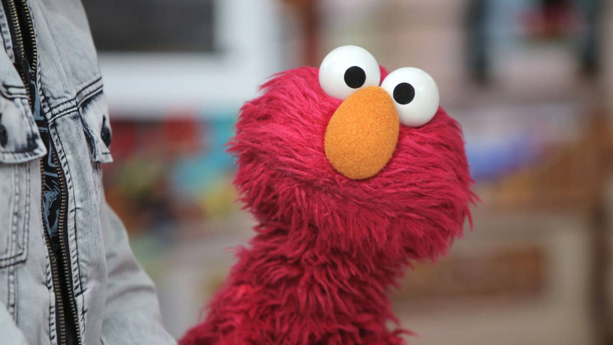 Elmo responds to Knicks fans' criticism with a punny comeback on social ...