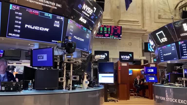 Wall Street ends sharply lower as jobs data fuels rate hike fears