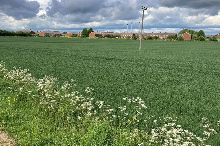 Fury over plans to expand quarry next to Yorkshire housing estate