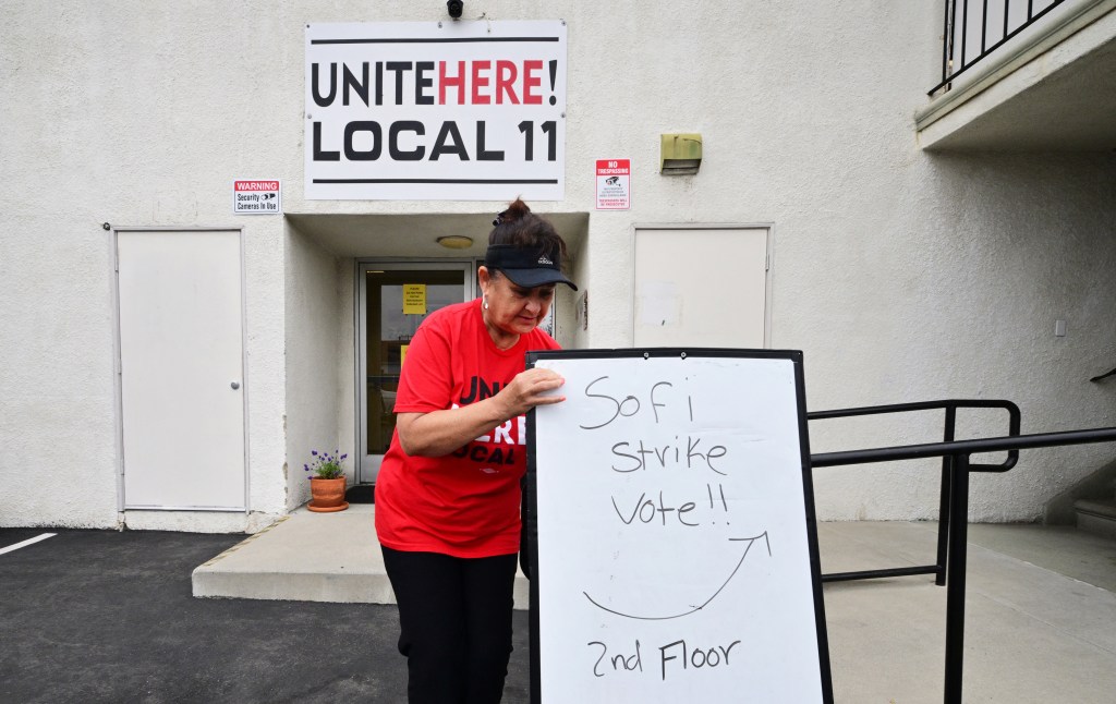 SoFi Stadium workers announce strike days ahead of World Cup