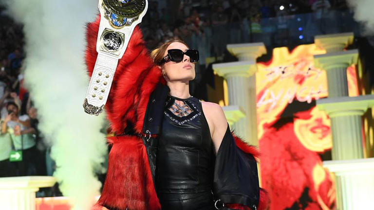Ronda Rousey responds to Becky Lynch once believing she could compete ...