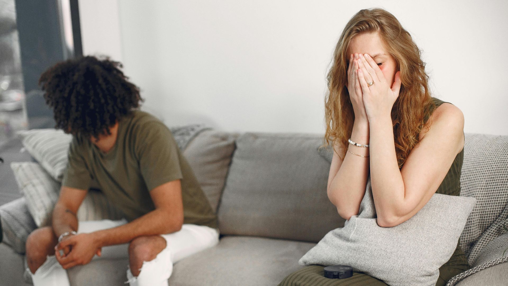 20 signs someone is just stringing you along