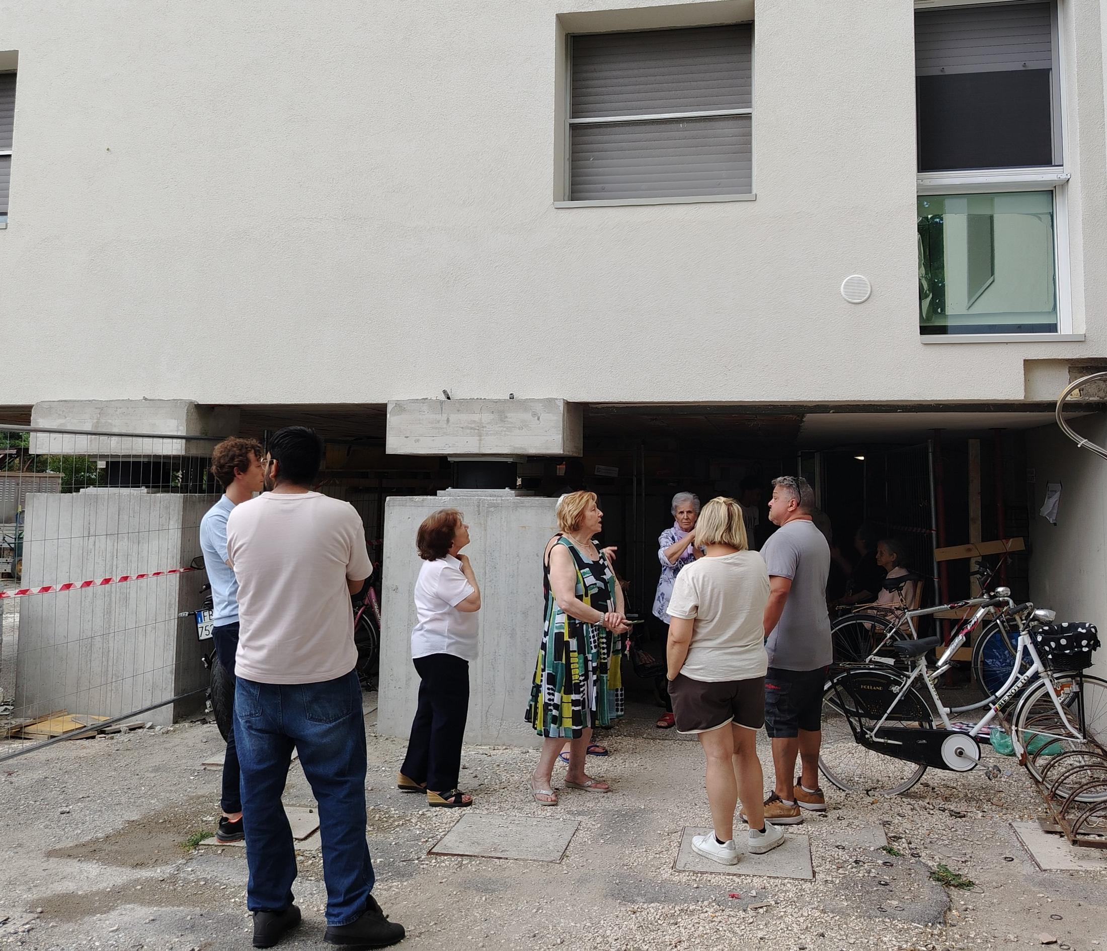 Lavori al palazzo, famiglie senza gas e acqua