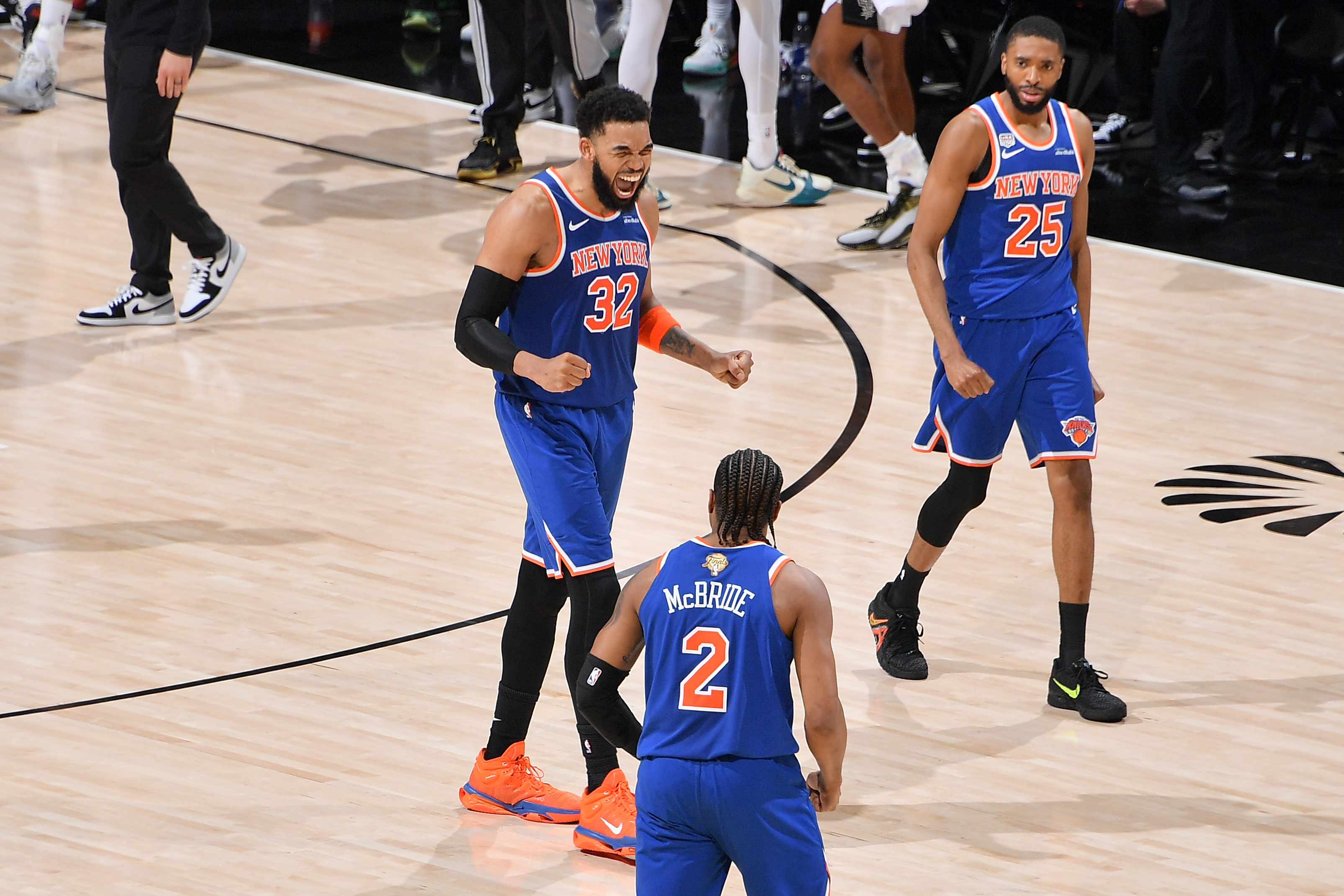 Knicks win Game 2 thriller, 105-104, take 2-0 NBA Finals series lead ...