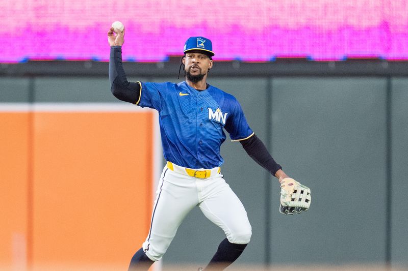Twins await word on severity of CF Byron Buxton's shoulder injury