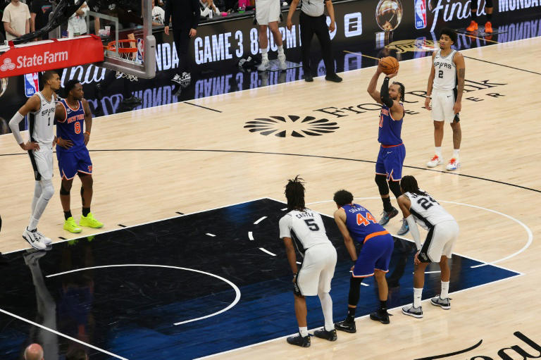 Knicks hold off Spurs 105-104 for 2-0 NBA Finals lead