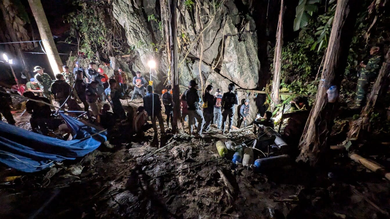 Rescuers halt search for two last men lost in Laos cave
