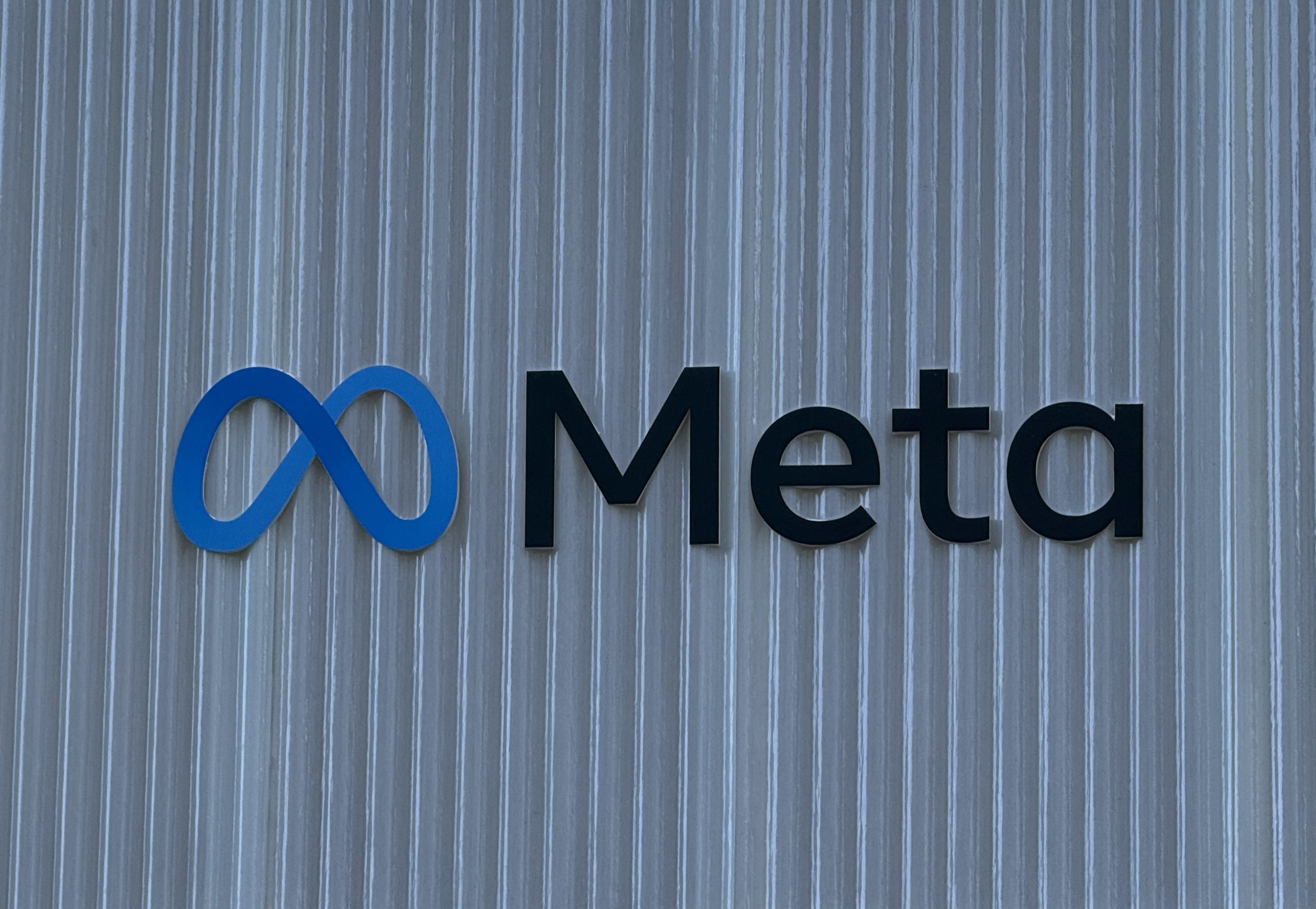 Meta is building AI data centers in tents