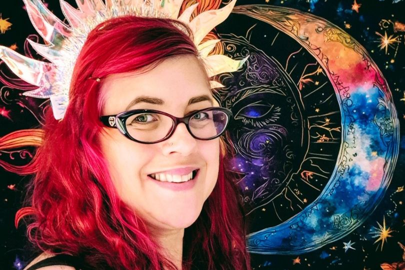 Woman who was told she's 'daydreamer' actually turns out to be 'psychic'