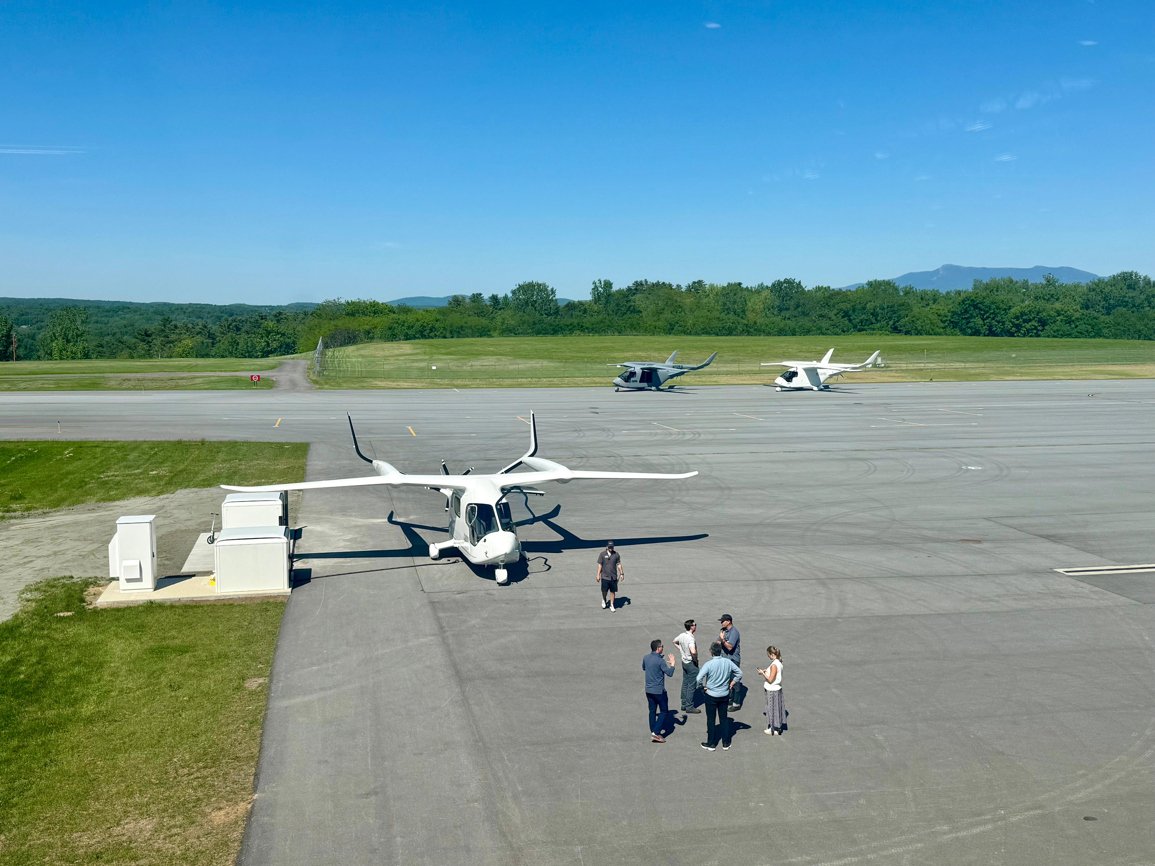 I flew on a startup's one-of-a-kind electric plane that could reshape ...