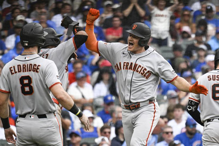 MLB roundup: Giants jack 7 homers, demolish Cubs