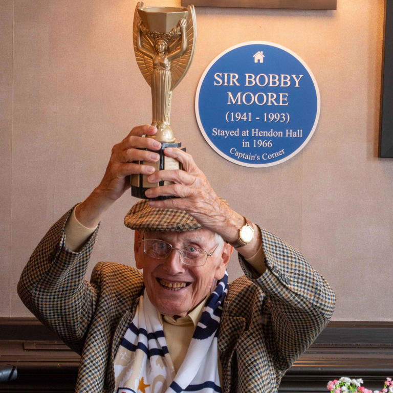 Fans relive 1966 triumph 50 years after World Cup