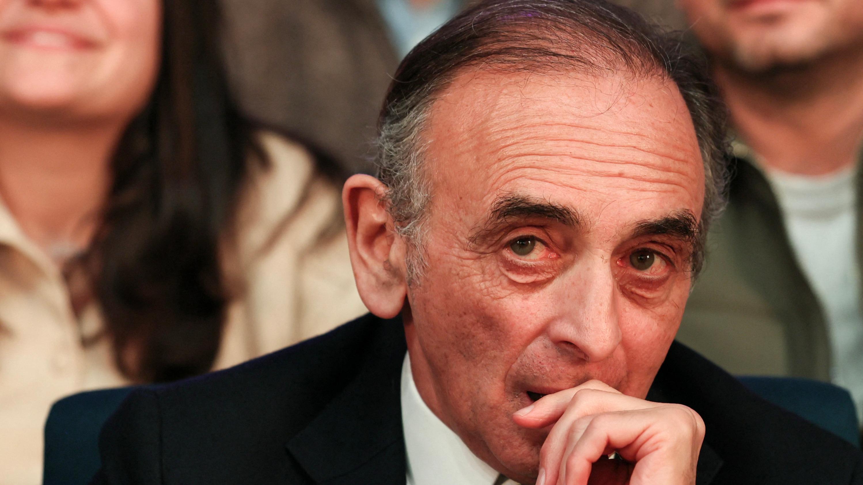« Une provocation » : un syndicat de Canal+ accuse la direction de ...