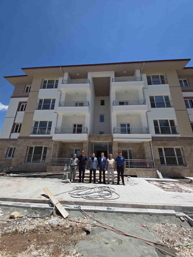 Kaymakam Algın ve Başsavcı Duran, adliye lojmanlarında incelemelerde ...