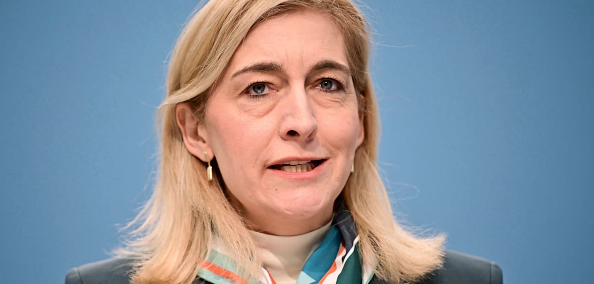 Warken verteidigt Streichung der 100.000-Euro-Grenze – Pflegeforscher ...