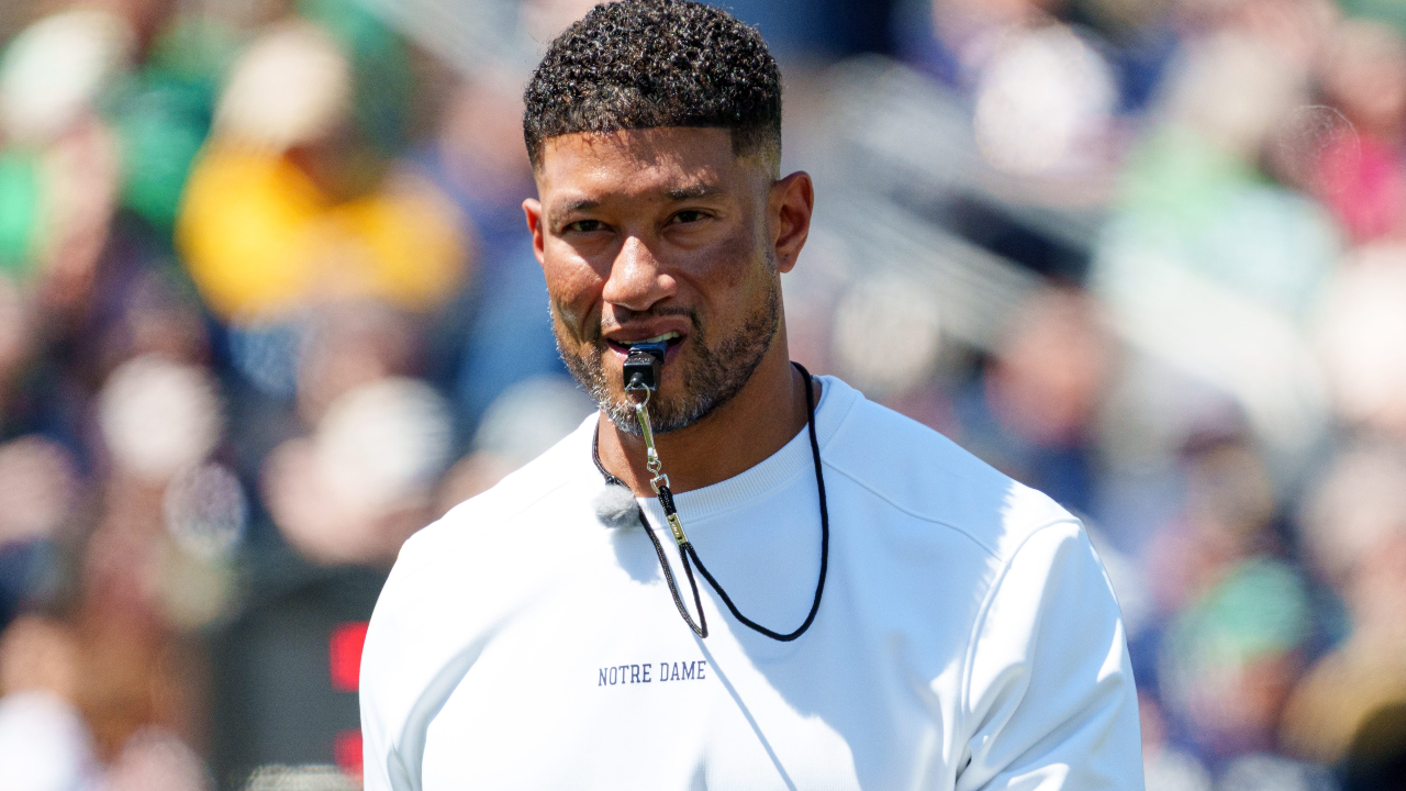 Freeman slams the door on the NFL to stay at Notre Dame