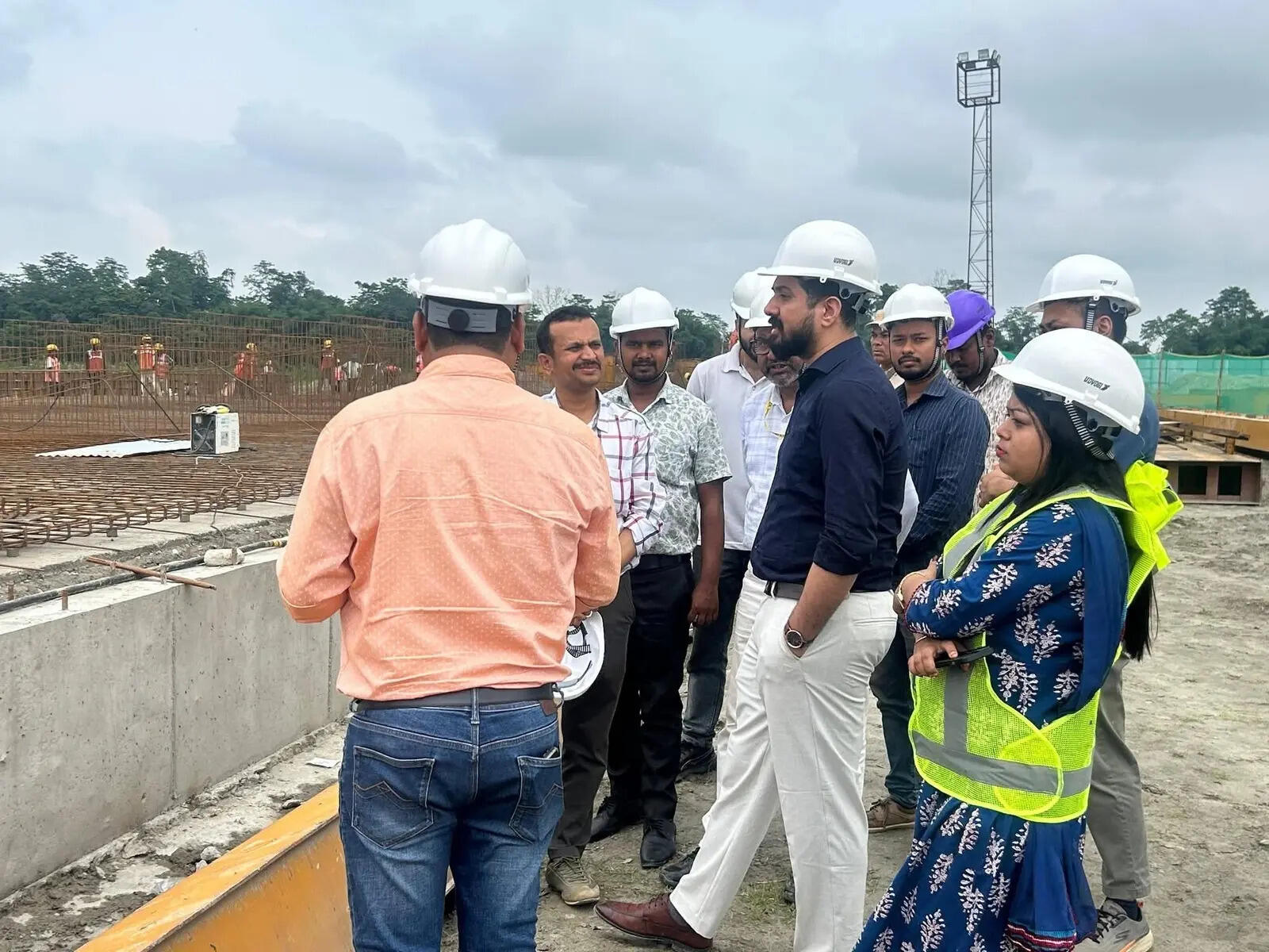 Jorhat DC inspects Jorhat-Majuli bridge construction site, stresses ...