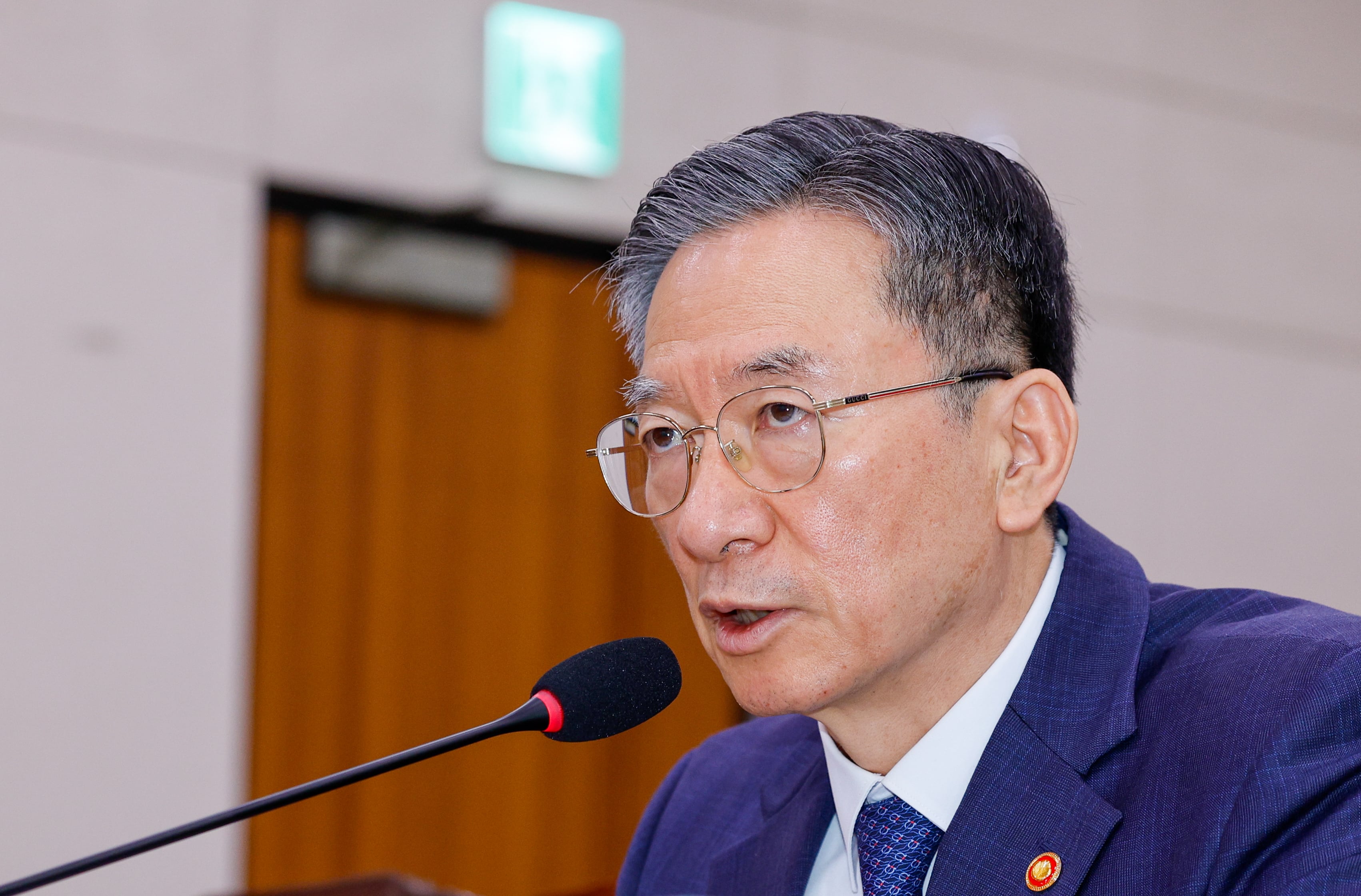 Justice minister Jung urges ballot shortage probe, rejects fraud theories