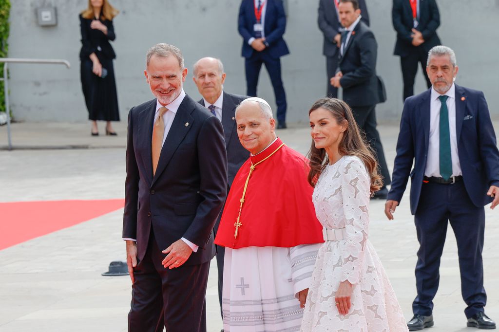La letra completa de 'Alza la mirada', el himno de la visita del papa ...