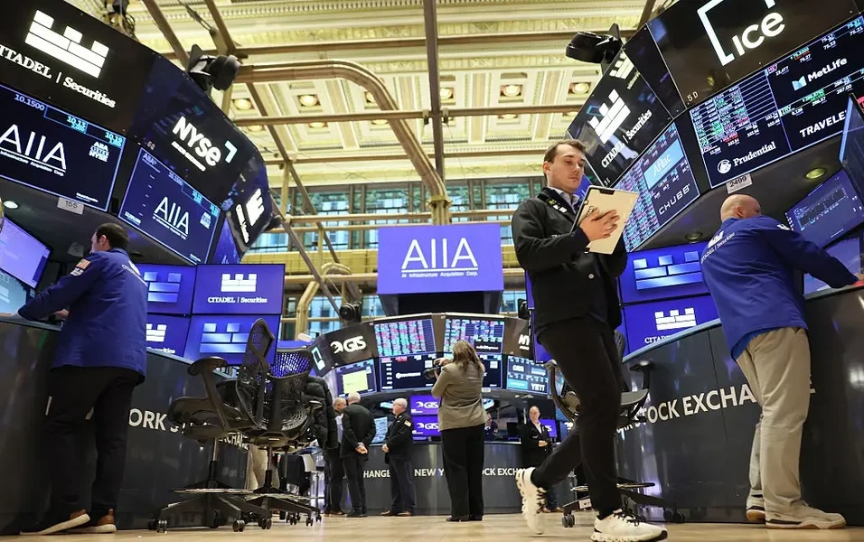 AI-driven stock surge fuels new 401(k) risk concerns
