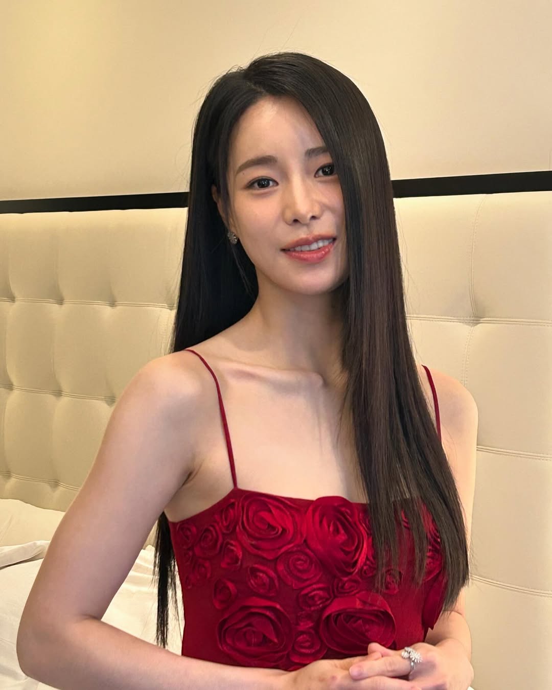 5 gaya makeup elegan ala Lim Ji Yeon