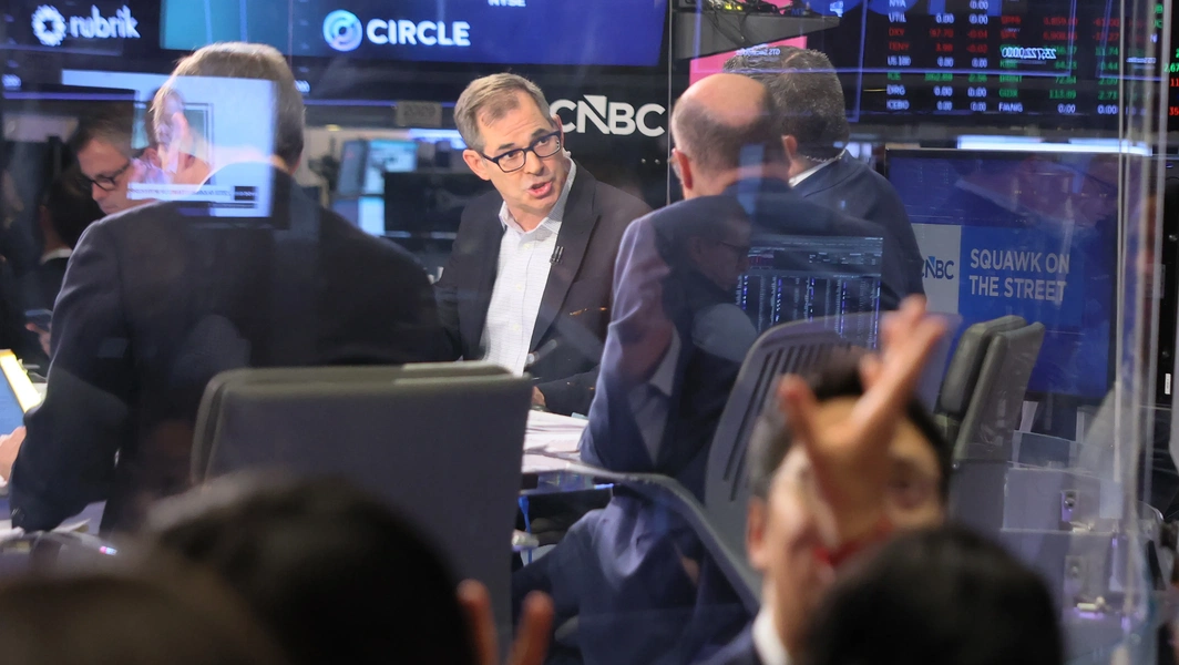 Business leaders warn of headwinds despite strong economic signals
