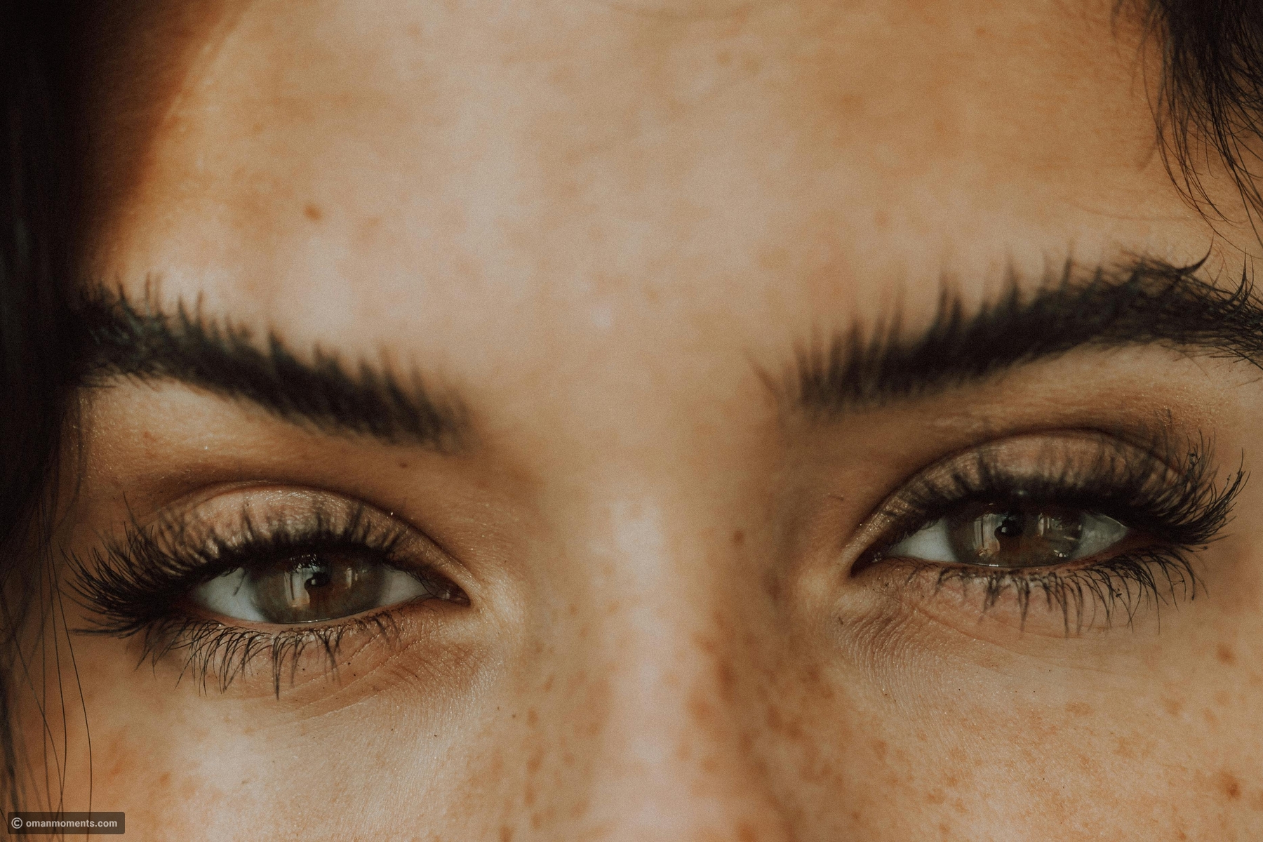 Hooded eyes master 9 effortless no-makeup beauty tricks