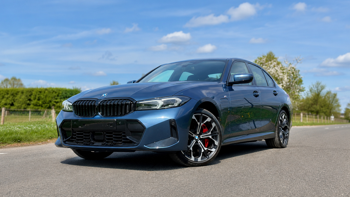 BMW 330e reaches top speed on the Autobahn