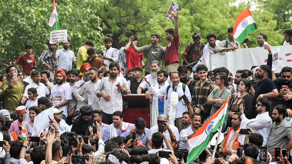 'Cockroaches on the ground': Dipke posts Jantar Mantar protest visuals