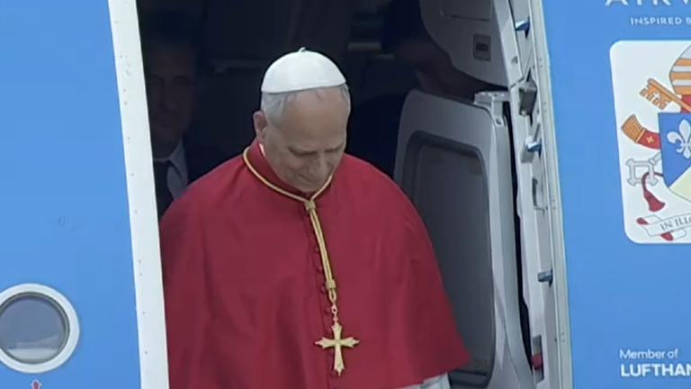 La letra completa de 'Alza la mirada', el himno de la visita del papa ...