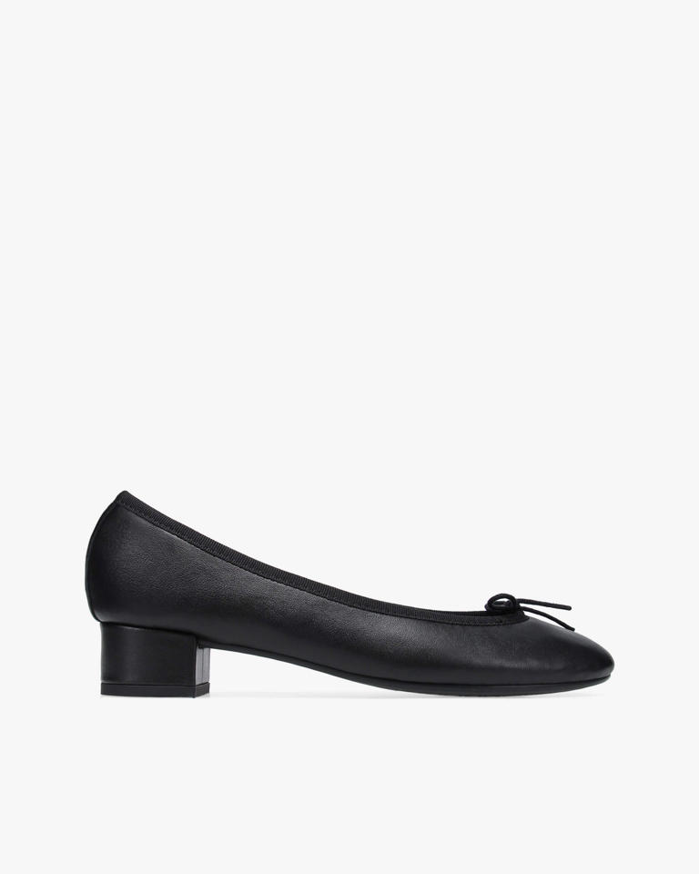 Kaia! Vittoria! Maude! Celebs in NYC are wearing the iconic flats ...