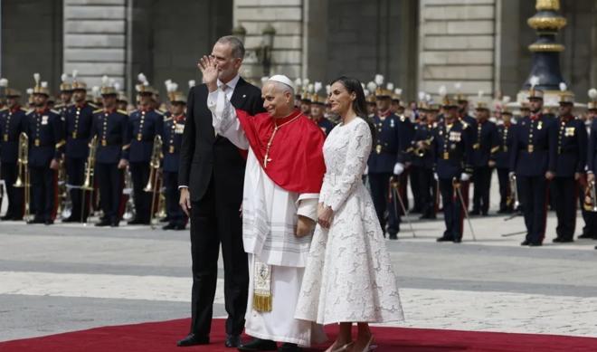 Así es la comitiva de 33 personas que acompaña al papa León XIV en su ...
