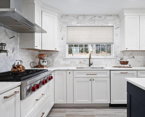 34 gray and white kitchen ideas that make the classic combo feel warm ...