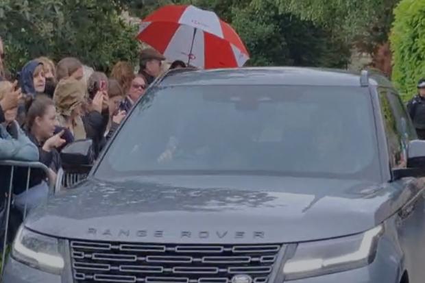 Princess Beatrice arrives at royal wedding without father