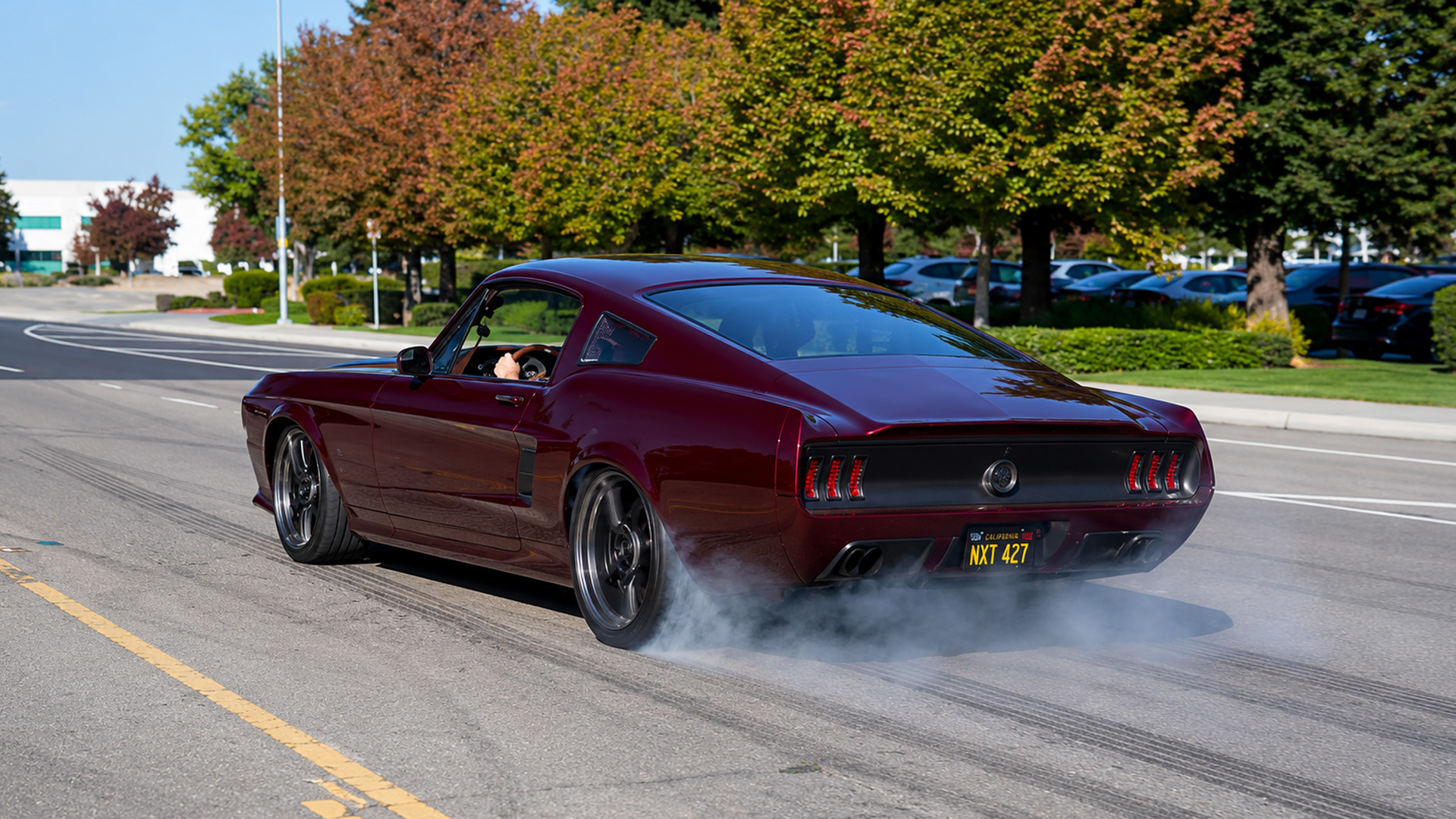 785HP Mustang fastback spits burnouts on the street