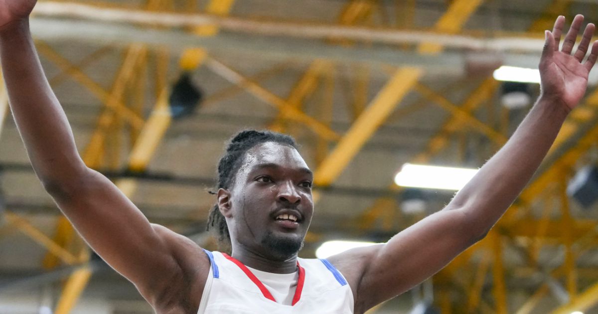Illinois-Chicago commit Dikembe Shaw leads way in Indiana-Kentucky All ...