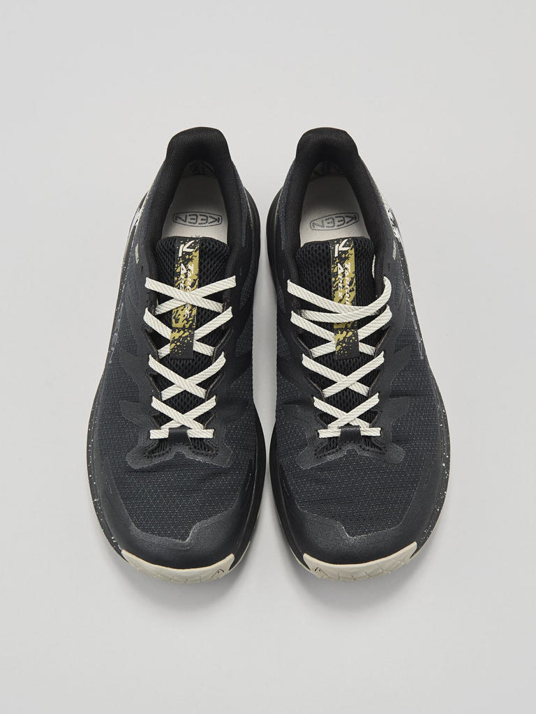 【キーンの防水名品】大人な防水黒スニーカーなら「KEEN」で。疲れない・蒸れない・滑らない最高の履き心地／ターギー エイペックス ウォータープルーフ