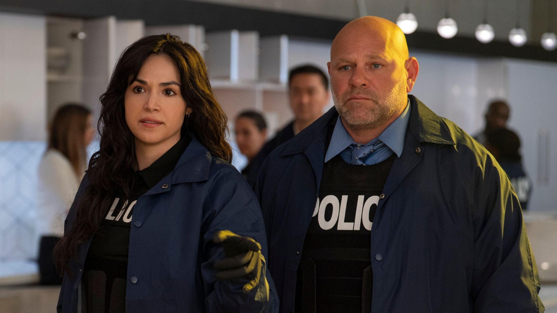 Netflix's 8-part cat-and-mouse crime drama is the perfect weekend binge