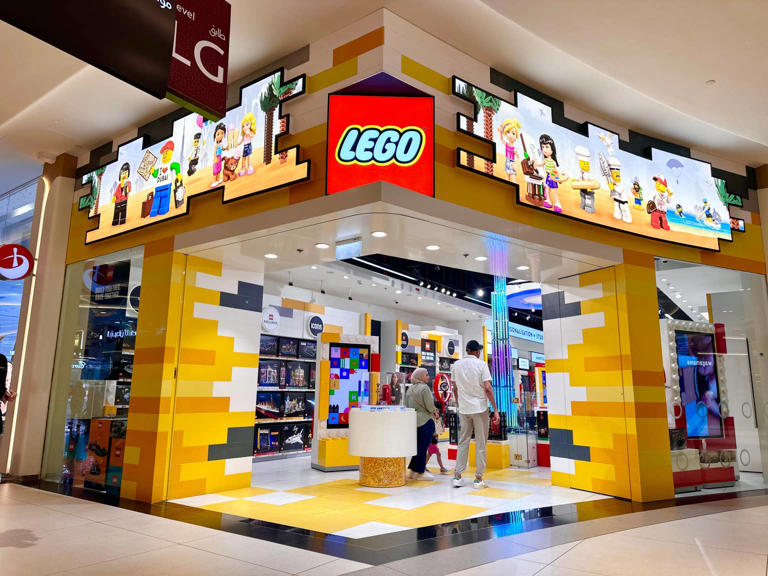 Amazon is selling a vibrant 2039-piece butterfly Lego set perfect for ...